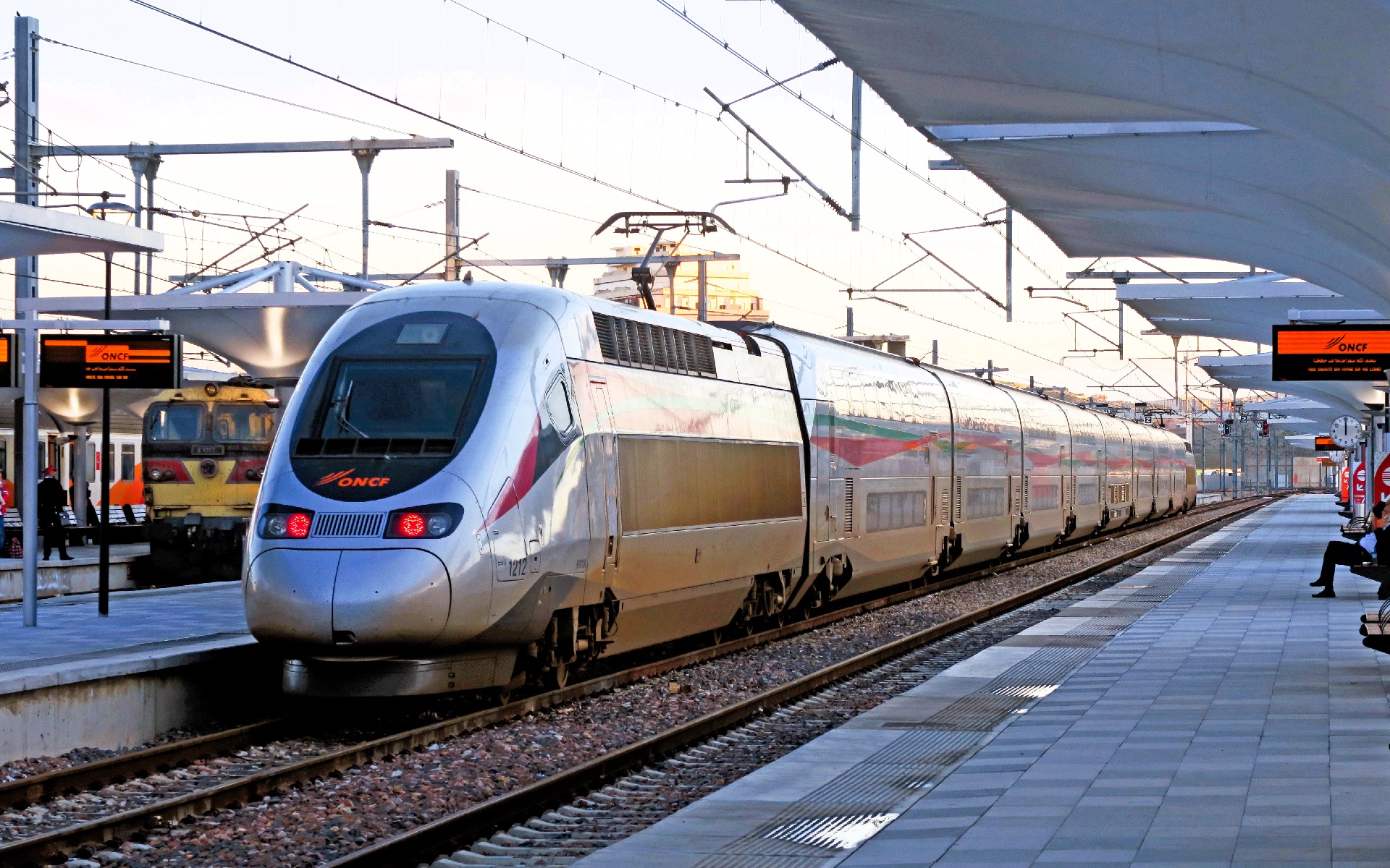 10 tàu cao tốc đường sắt nhanh nhất thế giới